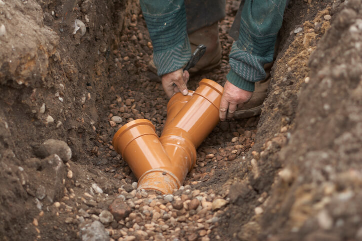 ᐅ Drainage richtig anschließen - so gelingt es Ihnen